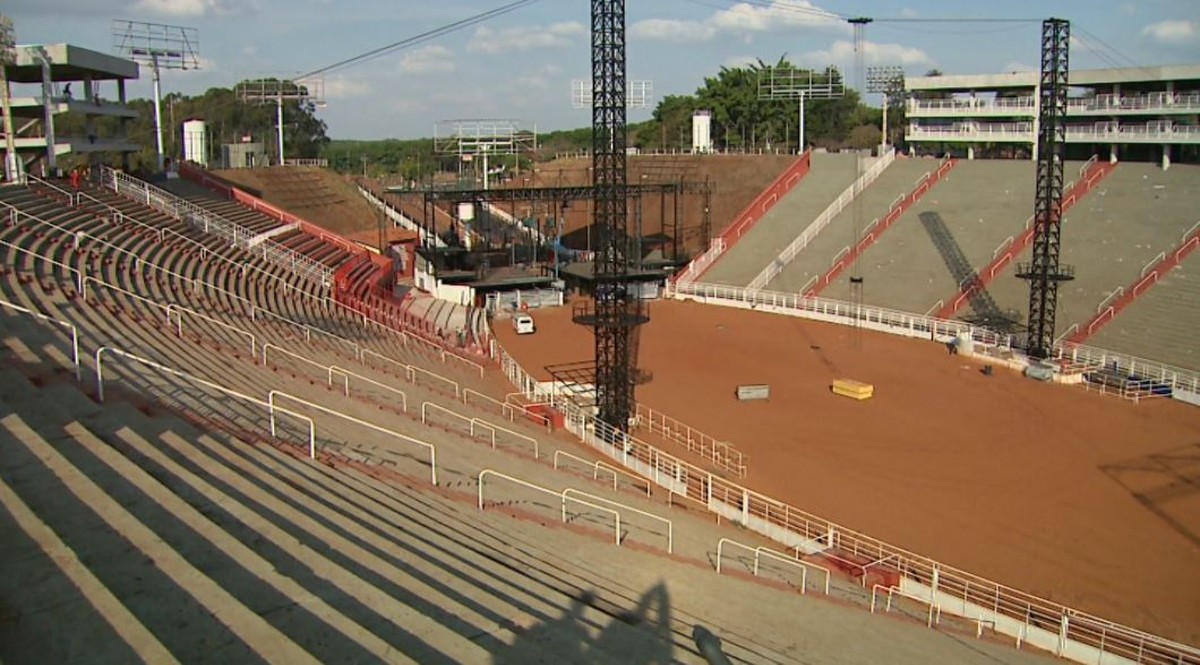 Palco na Arena da Festa de Barretos passa por reformas para show de ...