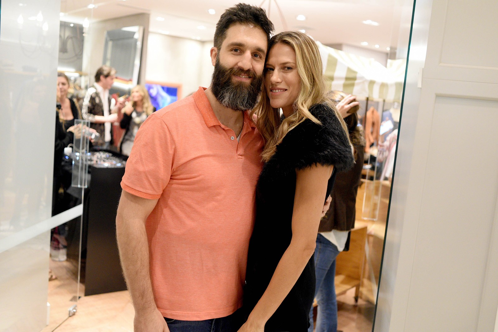 Bobstore arma desfile de inverno 2017 em prol da AMPARA Animal ...