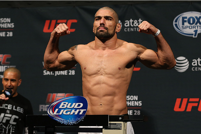 Lutar pelo menos uma vez por ano é a meta de Marcelo Guimarães no UFC ...