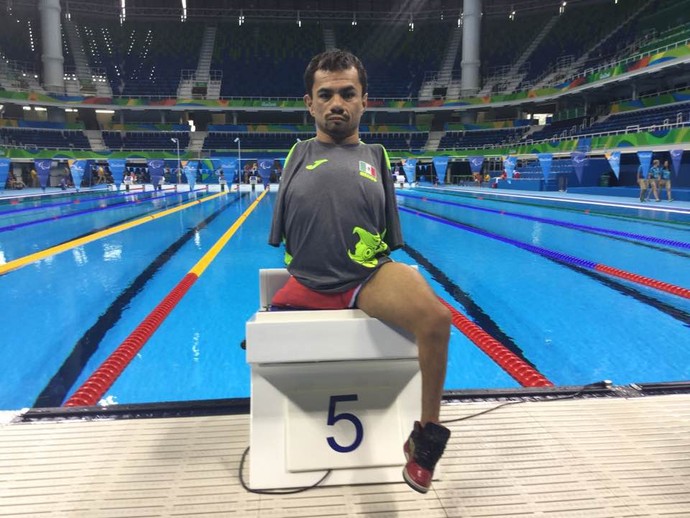 Pequeno da Rumba: com apenas um pé, nadador vira DJ e quer tocar no Rio