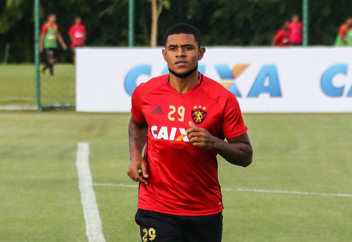 Após quase dois meses, Anselmo volta a ser opção no Sport contra ...