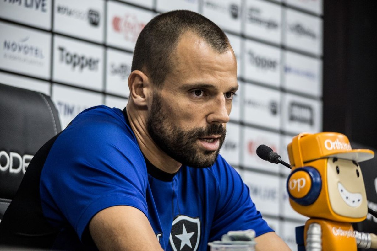 Um ano e três meses depois, Cavalieri voltará a disputar dois jogos ...