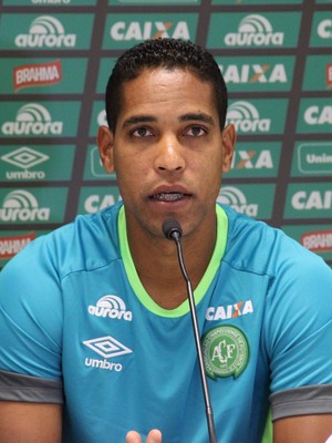 Controlar o jogo e não se afobar, prega Cleber Santana para a decisão