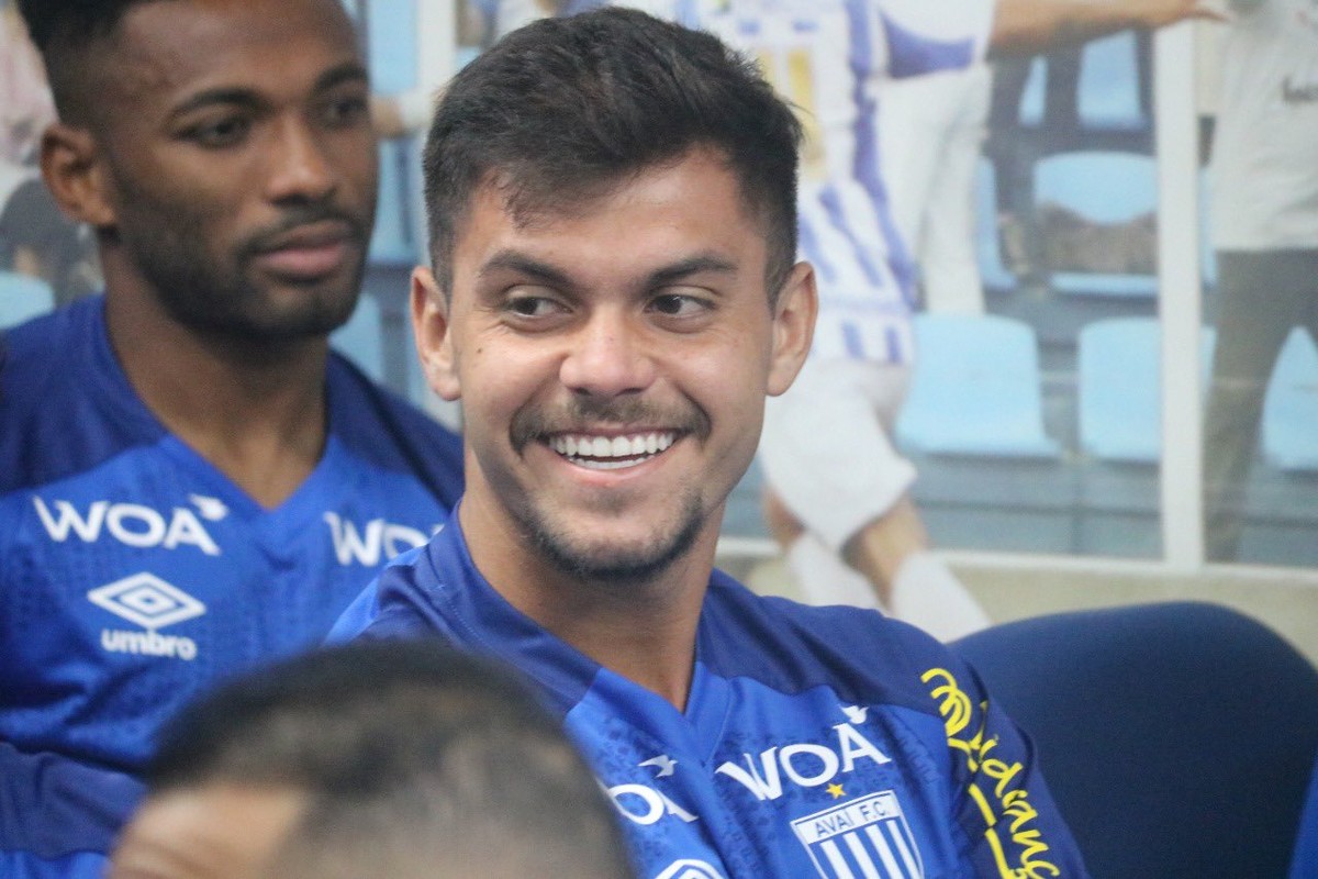 Integrado ao profissional, Andrey projeta sequência e exalta Alex ...