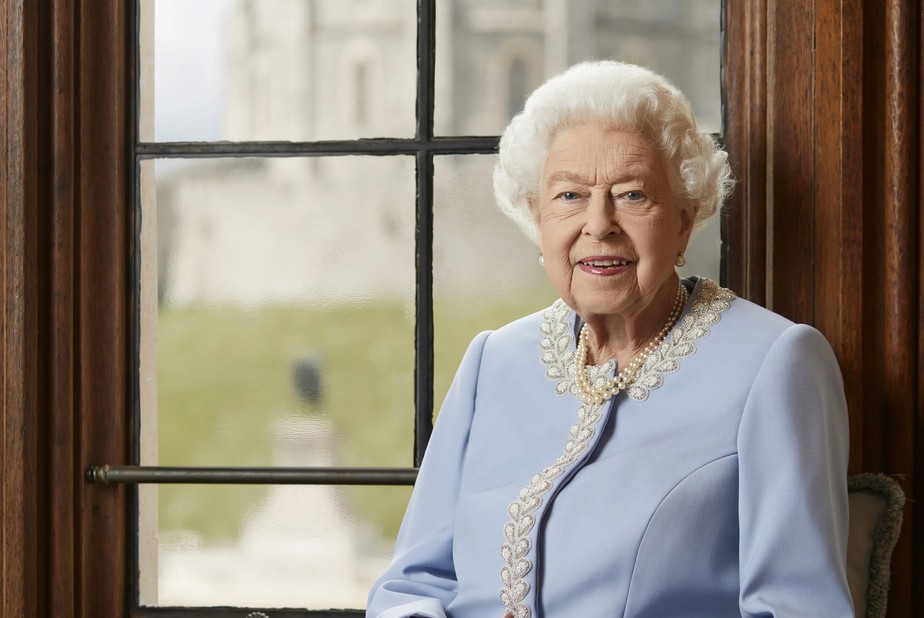 Rainha Elizabeth II teria lutado contra um câncer no último ano de sua ...