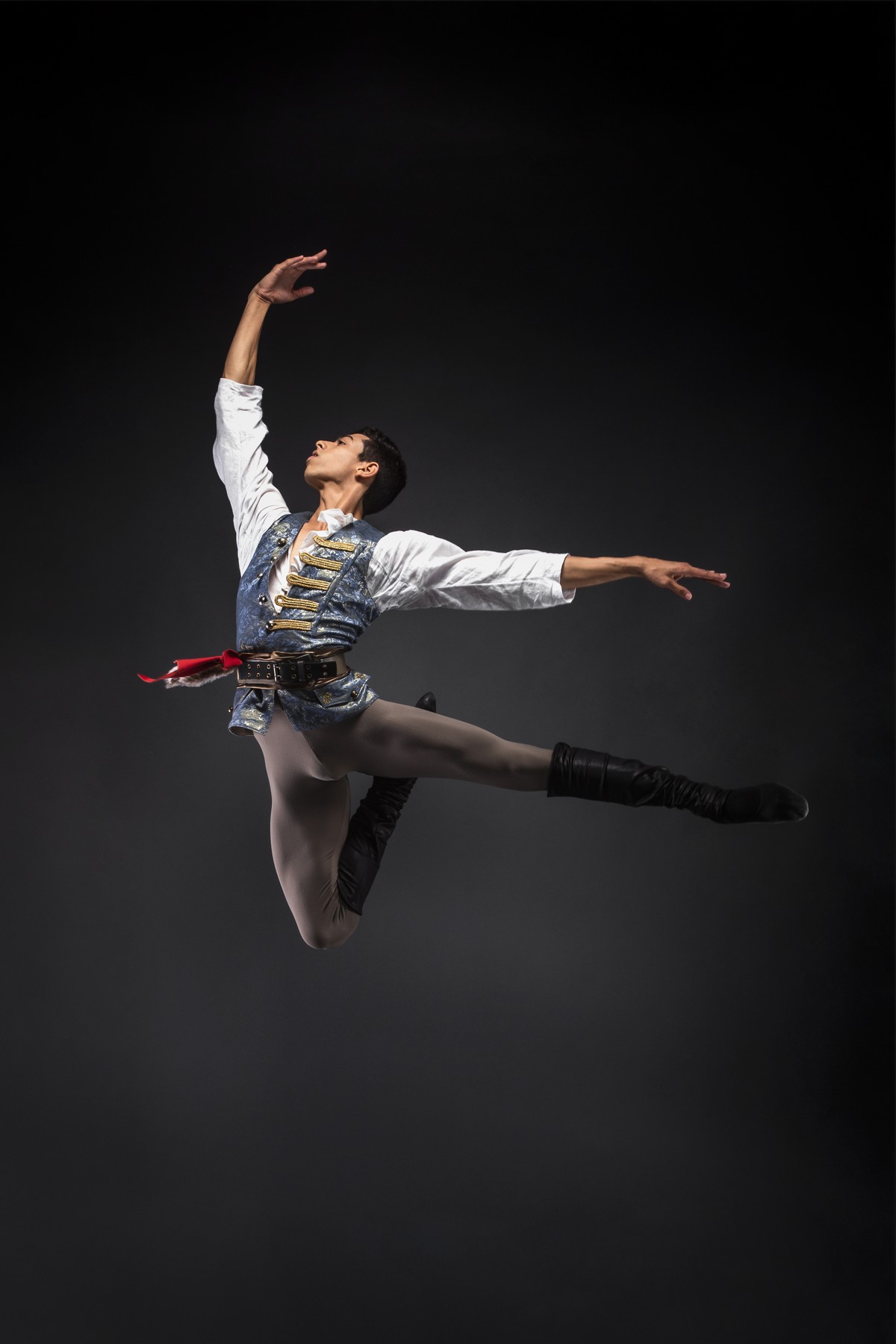 Dia da Dança: Bailarino da Escola do Teatro Bolshoi no Brasil é ...