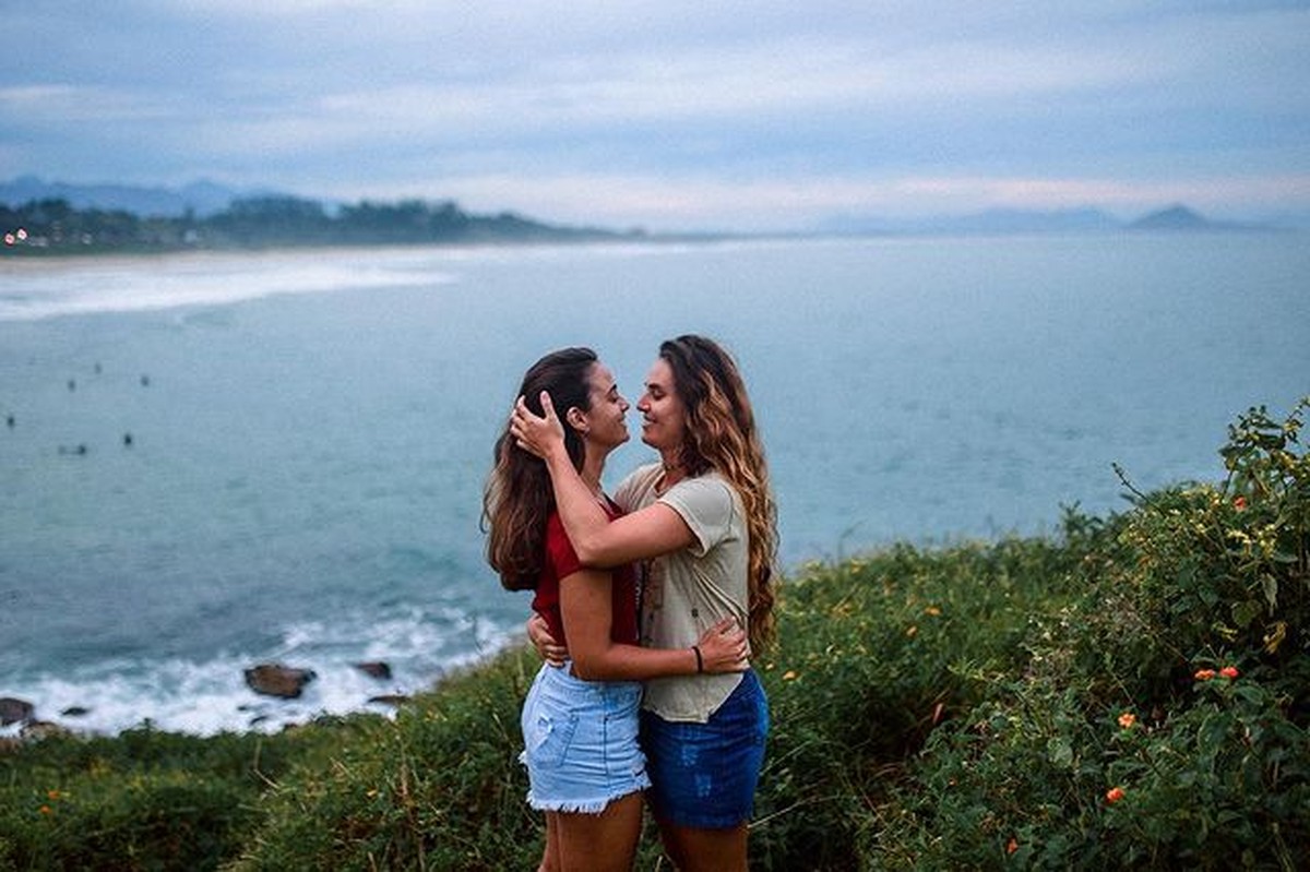 Líbero Juliana Paes se declara para namorada jogadora de vôlei | Vogue ...