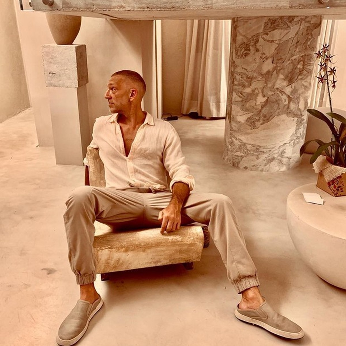 Haight conquista Vincent Cassel e Tina Kunakey | Moda | Vogue