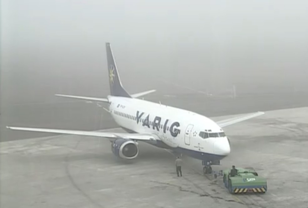 Funcionário da Varig por 40 anos lança livro sobre companhia em Porto ...