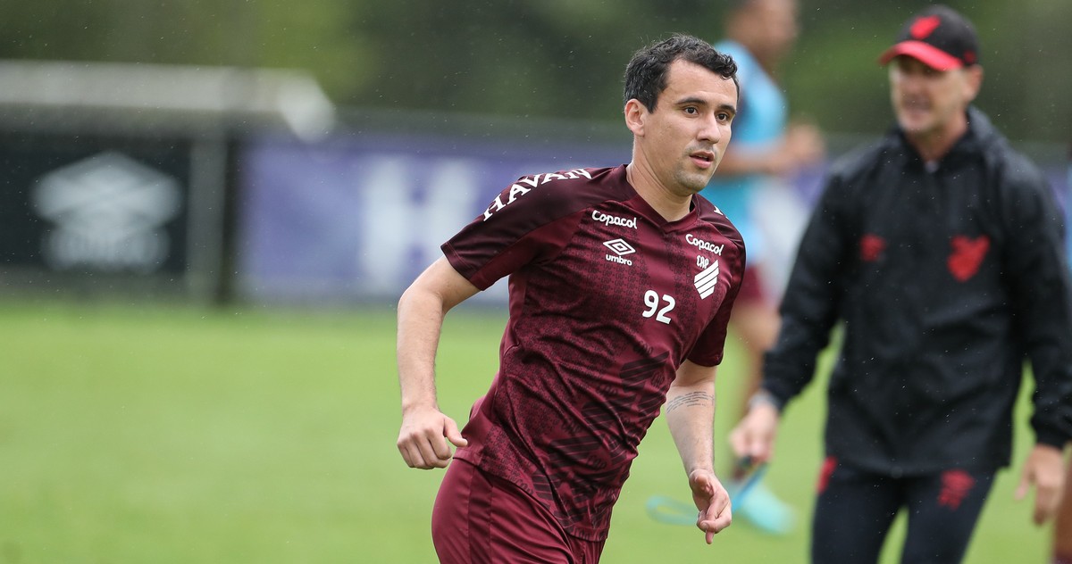 Escalação: Athletico tem três desfalques e será comandado por Paulo ...