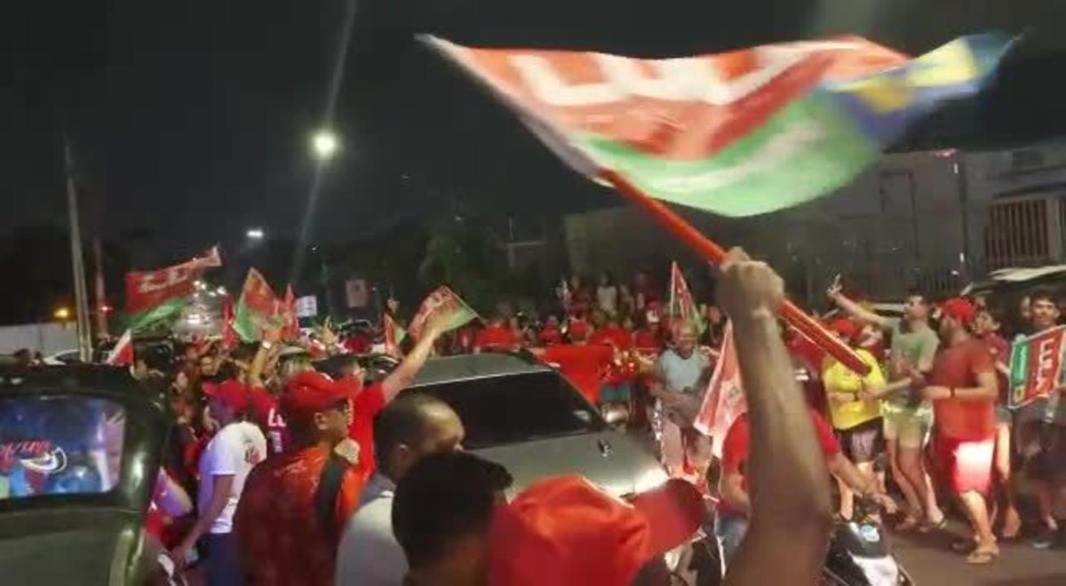 Eleitores Comemoram Vitória De Lula Em Manaus Eleições 2022 No