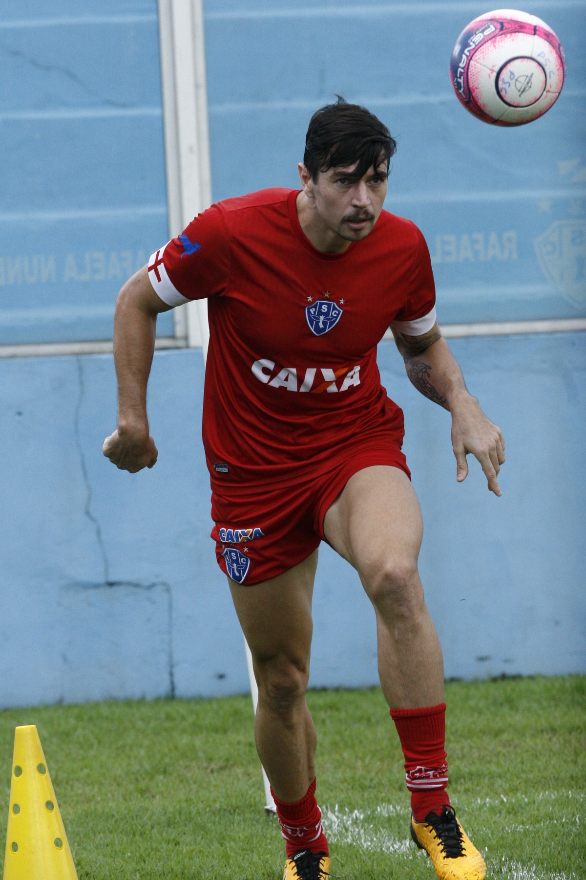 Zagueiro Timbó realiza exames médicos e é o novo reforço do Paraná ...