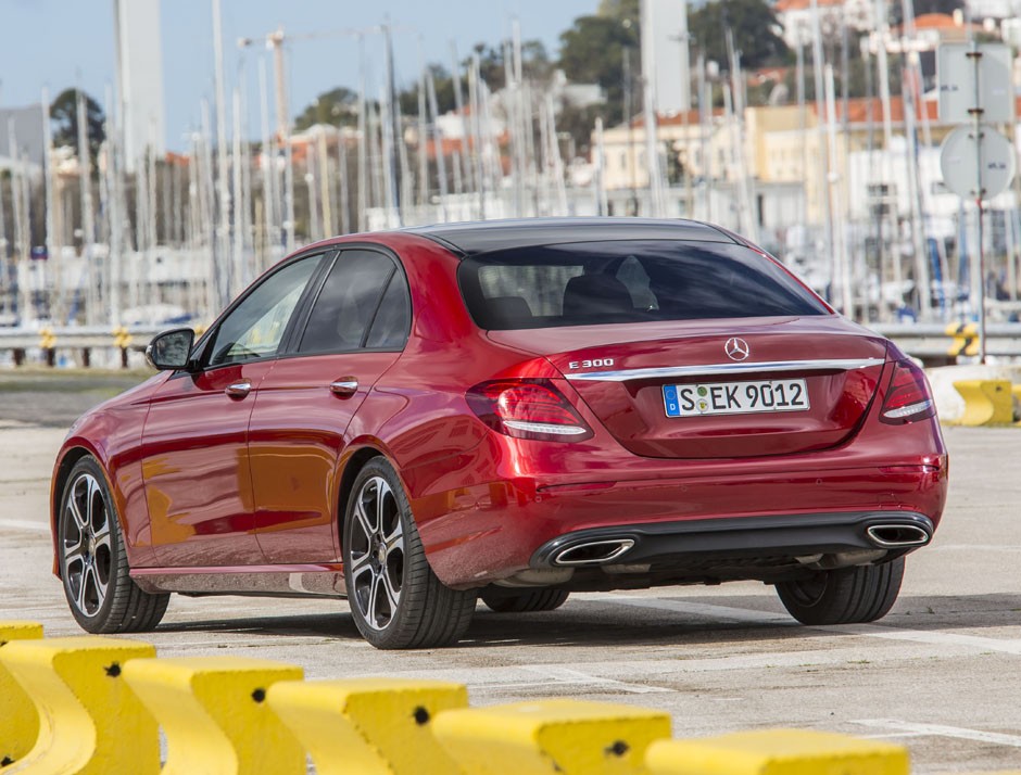 Avaliação: Mercedes-Benz E 300 | Testes | autoesporte