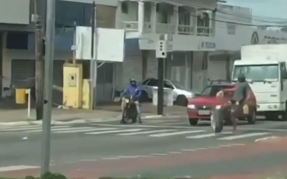 Vídeo mostra roda de carro girando sozinha por avenida de Goiânia ...