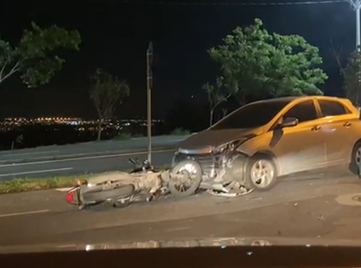 Colisão entre carro e moto deixa motoboy ferido no Jardim São Gabriel, em Campinas | Campinas e ...