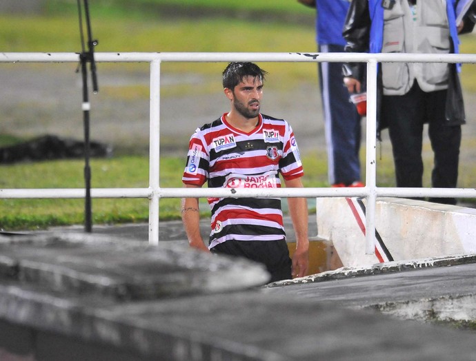 Sem Alemão e Sacoman, Santa não terá zagueiro no banco para o clássico