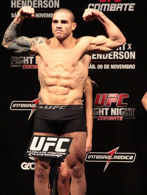 Daniel Sarafian espera adversário focado na luta agarrada no UFC 174 ...