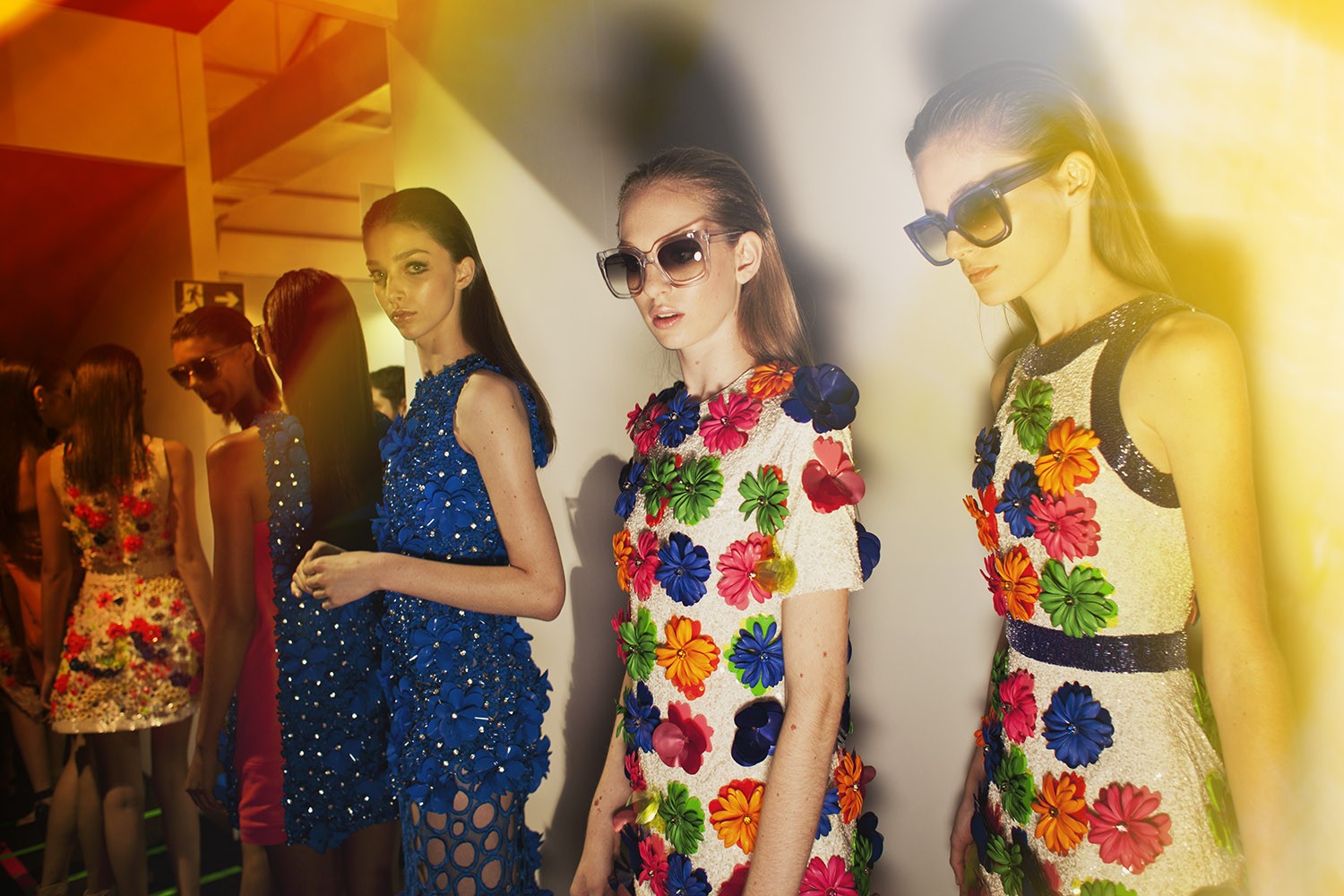 Go Back: nos bastidores flower power da PatBo | Moda | Vogue