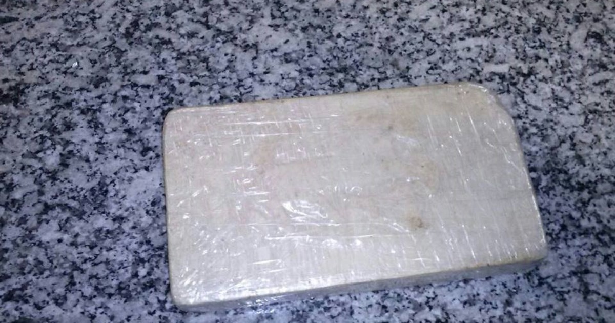 G1 - Casal é preso com 1kg de pasta base de cocaína em Teresópolis, no ...