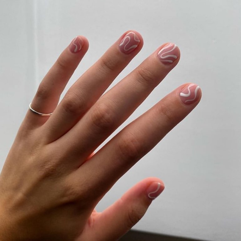 Squiggly Nails: a nail art ondulada que dá um up no visual | Unhas ...
