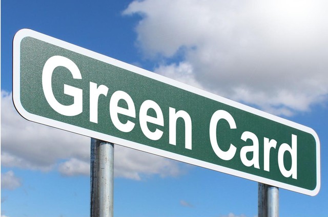 Os imigrantes brasileiros e a chegada do Green Card | Guga Chacra - O Globo