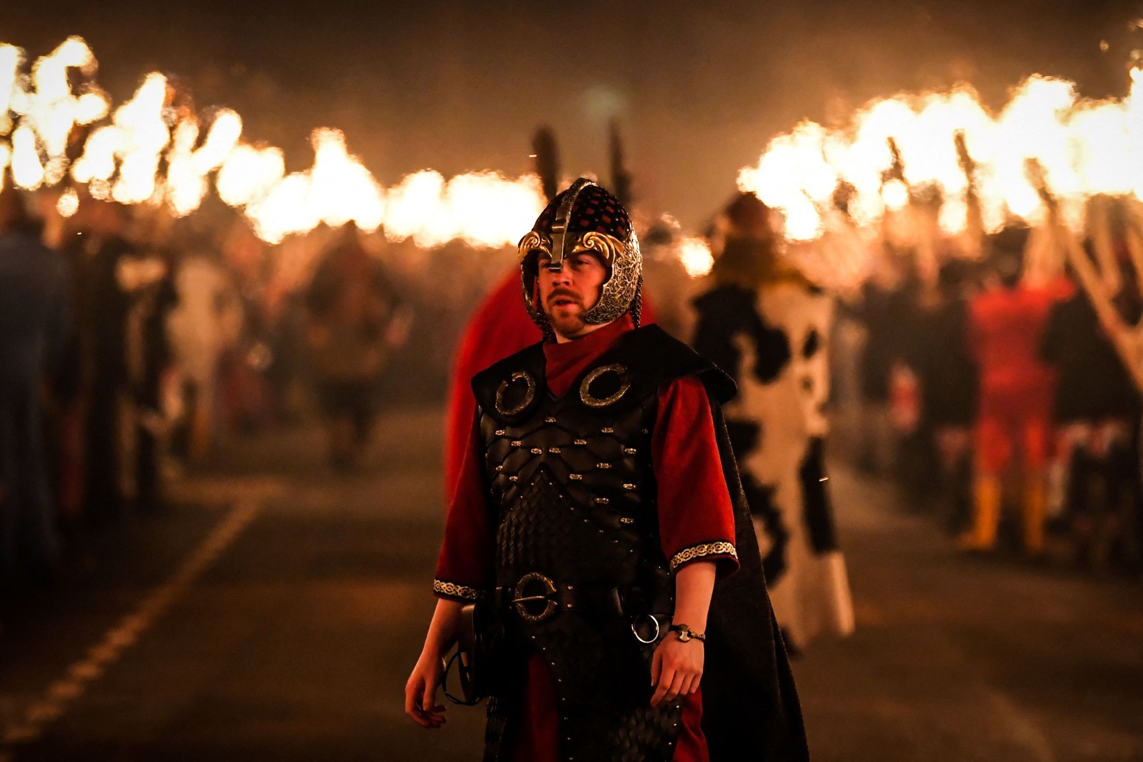 Pela primeira vez na história, mulheres participam de tradicional festa ...