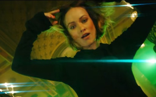 Drake reúne time de mulheres poderosas de Hollywood em novo videoclipe ...