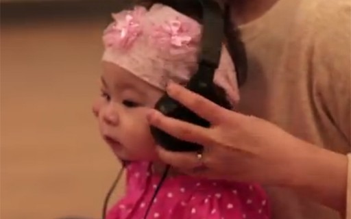 Bebês de 3 meses aprendem a ser DJs em escola dos EUA - Revista Crescer ...