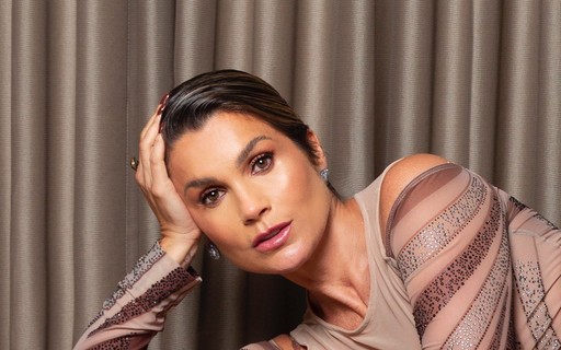 Flávia Alessandra faz ensaio na varanda e fã comenta: "Parece a ...