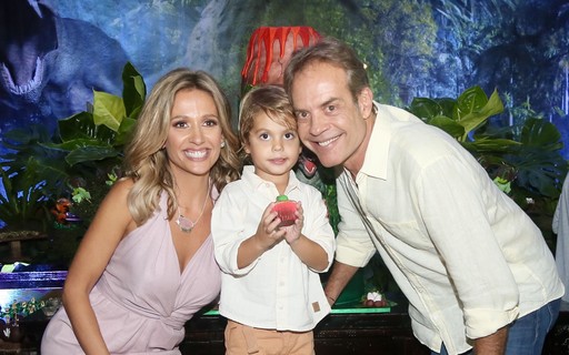 Luísa Mell e Gilberto Zaborowsky reatam casamento com beijão no ...