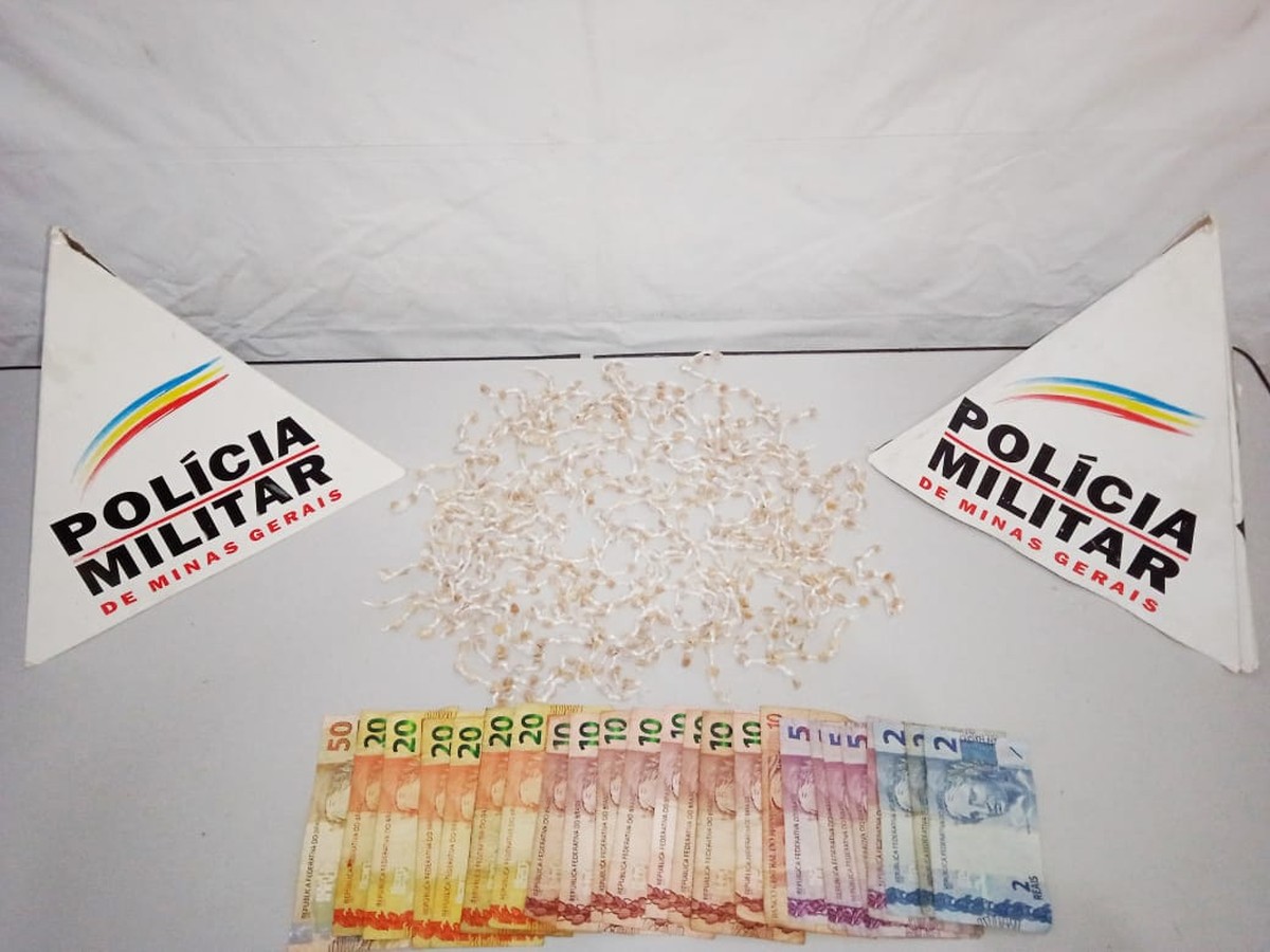 Pm Apreende Quase 600 Pedras De Crack Em Guarará Zona Da Mata G1