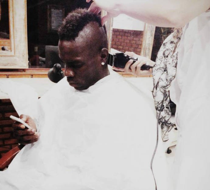 Mario Balotelli revela "segredo" do gol na estreia: o corte de cabelo ...