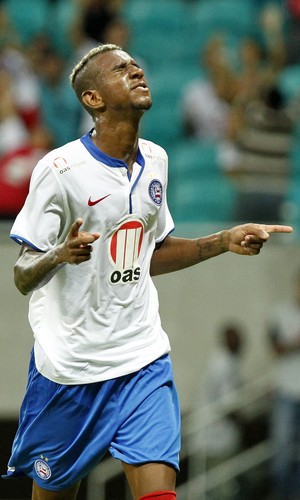 Talisca pede que Bahia arrisque mais no ataque: 'Chutamos pouco no gol ...