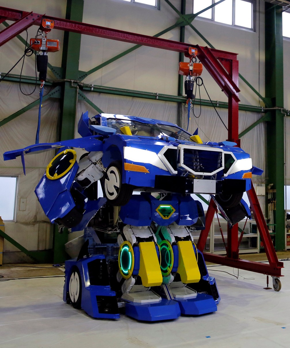 Robô que vira carro em 60 segundos é apresentado no Japão - Jornal Alerta