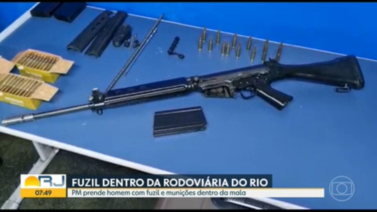PM prende homem com fuzil e munições dentro de mala na Rodoviária Novo ...