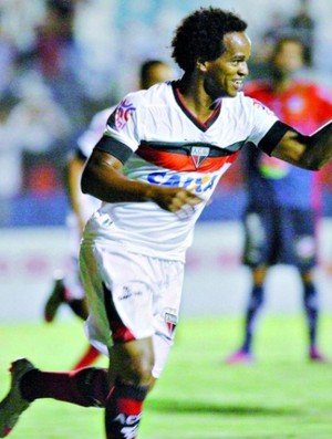 Magno Cruz desponta como destaque do Atlético-GO no início da temporada