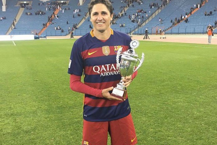 Com Belletti e Edmilson, lendas do Barça vencem veteranos do Real ...