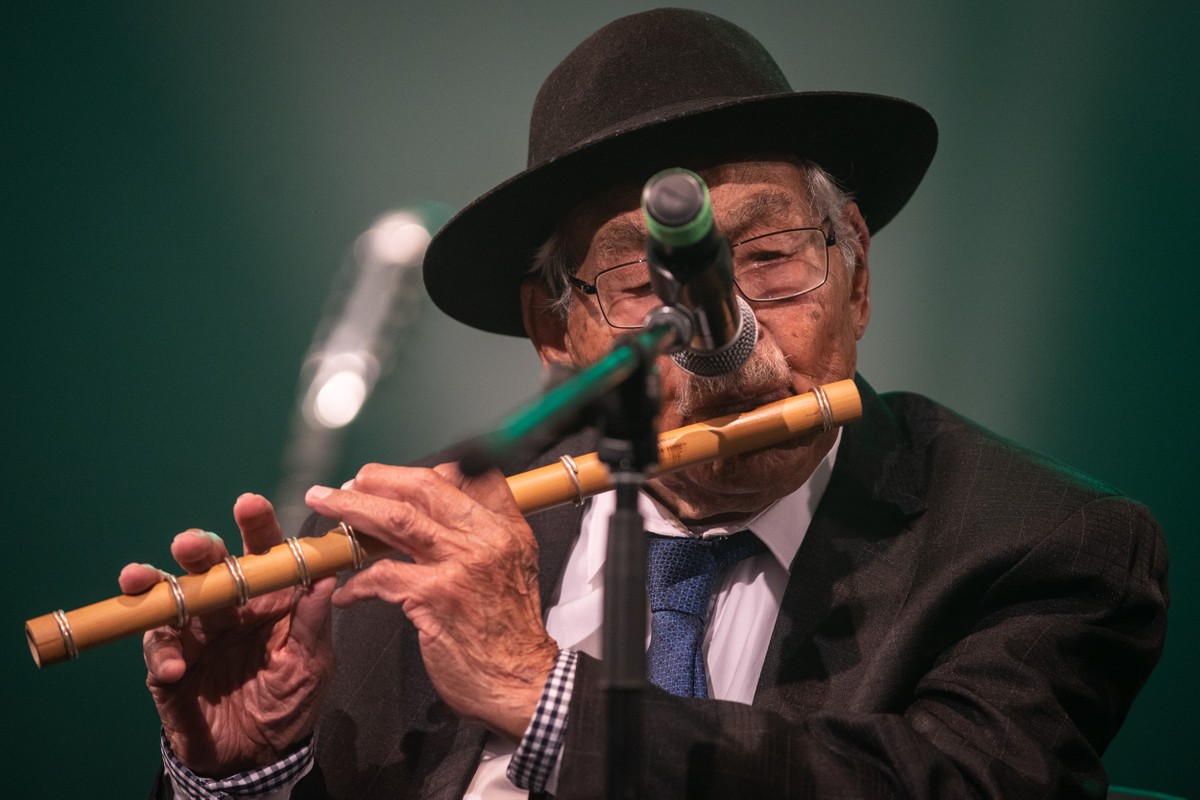 Mestre do pífano Sebastião Biano celebra 100 anos com show de 2 horas ...