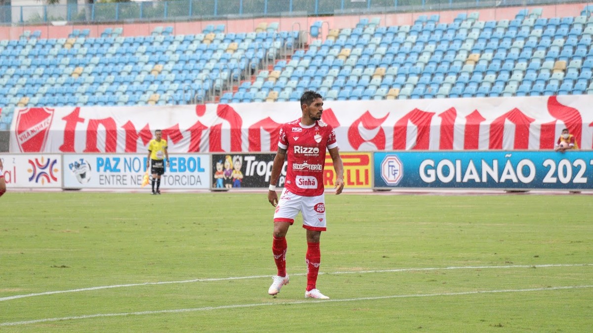 Pedro Júnior diz que Vila melhorou com Wagner Lopes e que pode atuar ao ...
