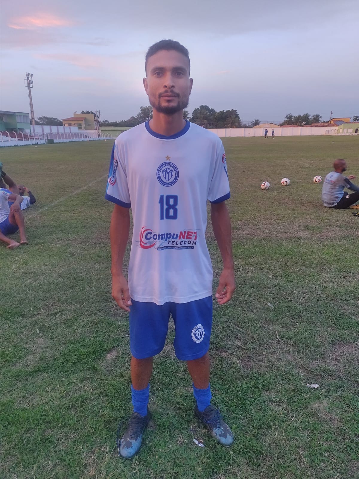 Comercial-PI amplia leque de contratados e fecha com meia-atacante ...