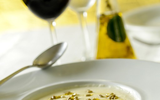 Creme de funghi fica pronto em apenas 5 passos - Casa Vogue | Receita