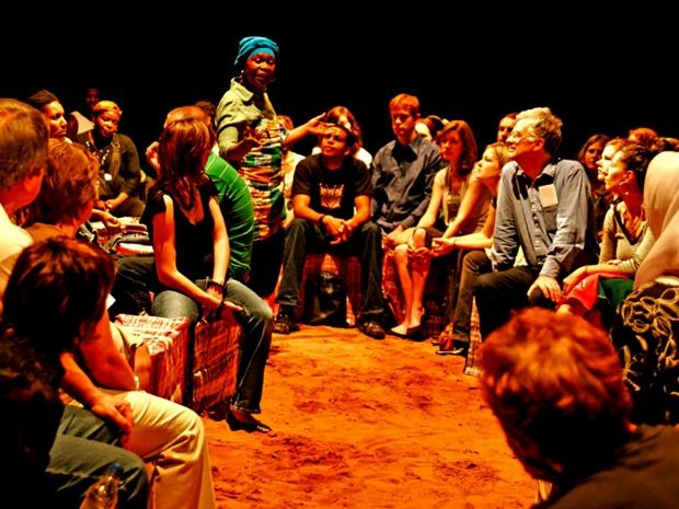 G1 - Contadora de histórias Inno Sorsy ministra palestras em Fortaleza ...