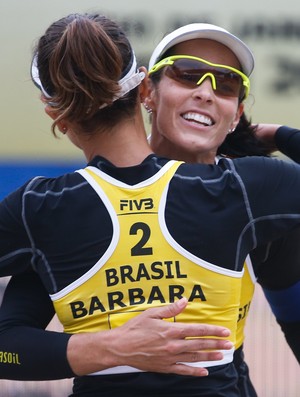 Agatha/Bárbara bate Juliana/Maria Elisa e vai à final com Larissa/Talita