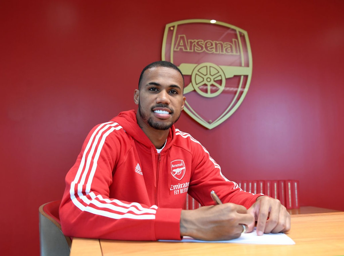 Gabriel Magalhães renova contrato com o Arsenal: "Melhor dia da minha ...