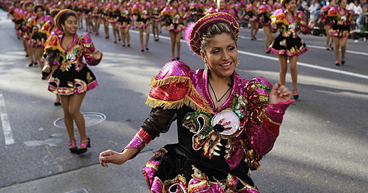 G1 - Descendentes de hispânicos participam de parada em Nova York ...