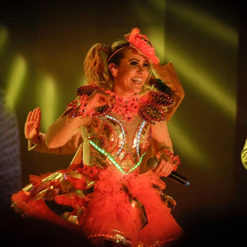 Joelma faz live com sucessos da carreira, nesta quarta, para ajudar ...