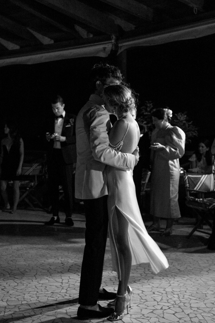 Essa noiva desenhou seu próprio vestido para seu “casamento nas nuvens ...