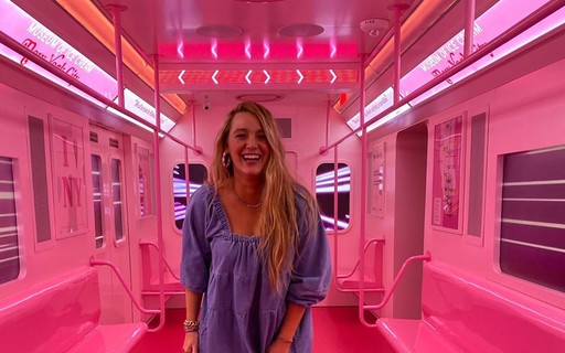 Blake Lively posta fotos da festa de aniversário de 33 anos durante a ...