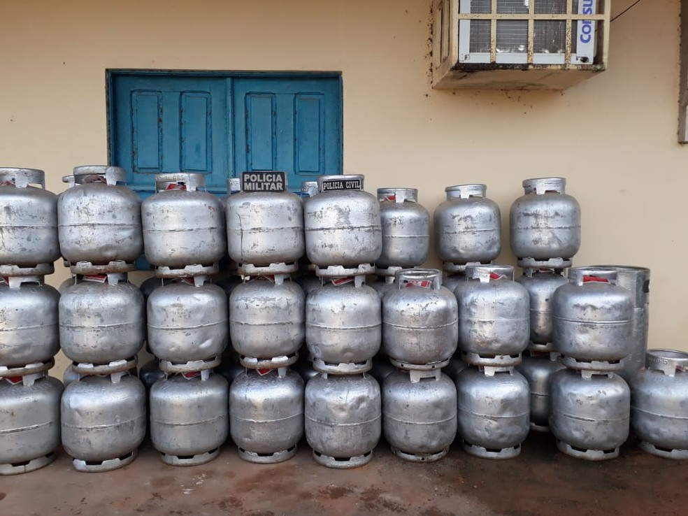 Polícia apreende mais de 40 botijas em operação de combate à venda ...