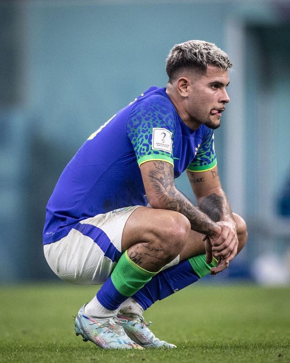Após derrota para Camarões, Bruno Guimarães posta foto: 'Seguimos' | GQ ...
